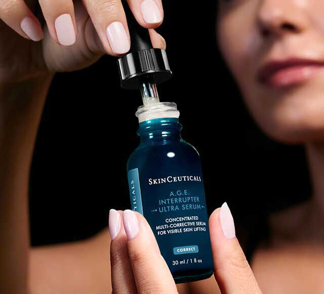 Flacidez no Pescoço: Tratamentos Profissionais | SkinCeuticals
